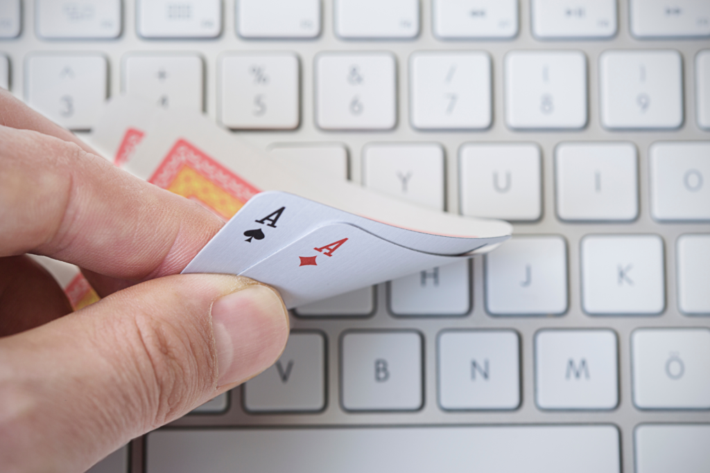 Stratégie Digitale et Poker : Maîtrisez Votre Communication